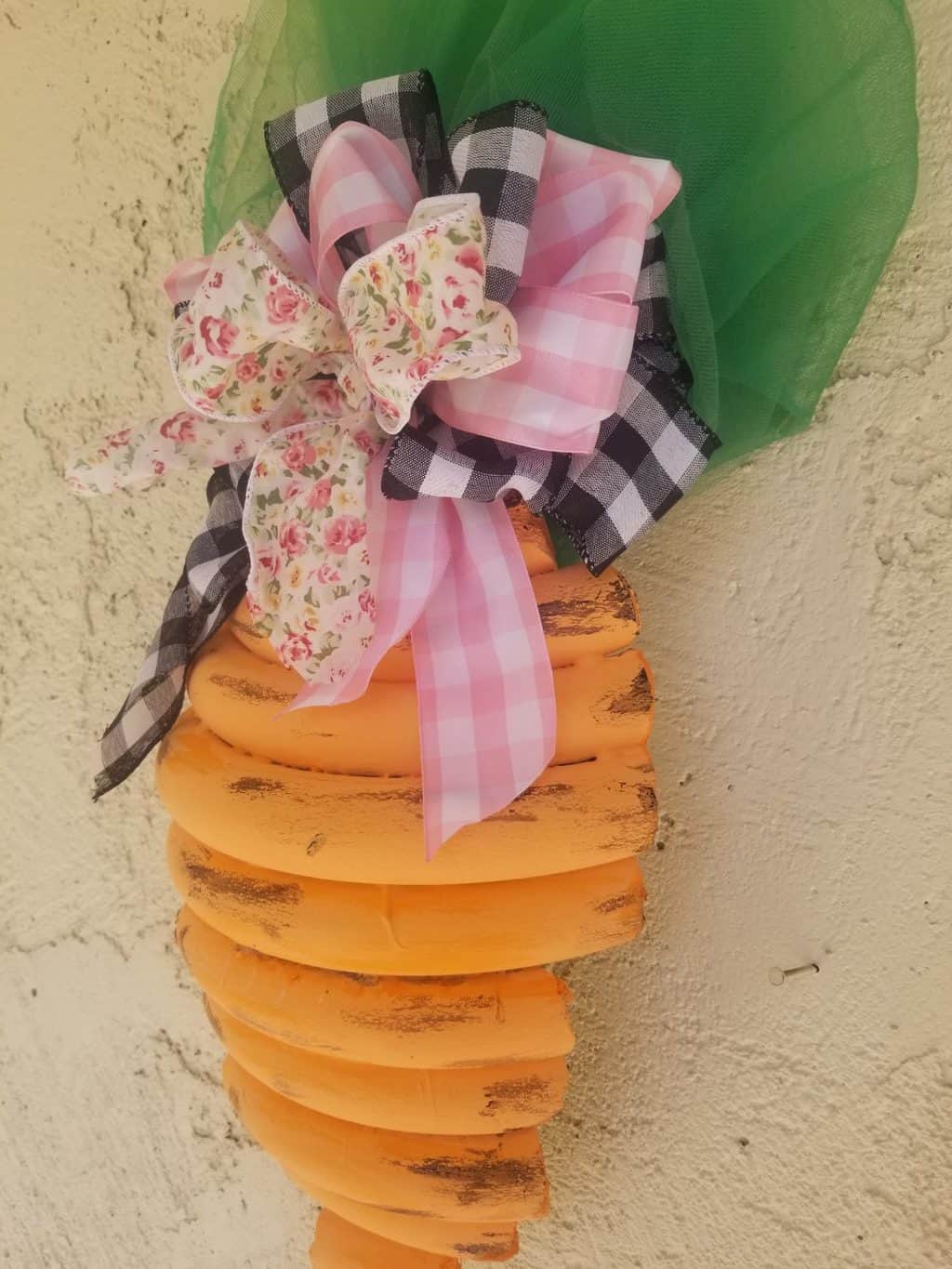 DIY Spring Carrot Decor