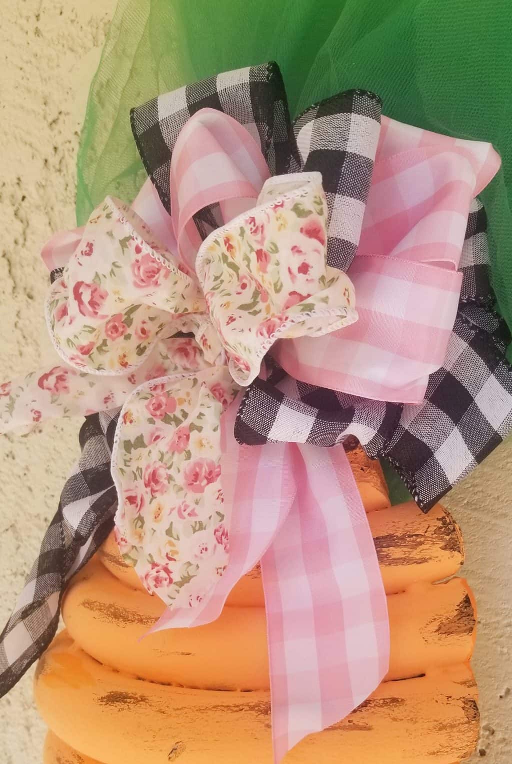 DIY Spring Carrot Decor